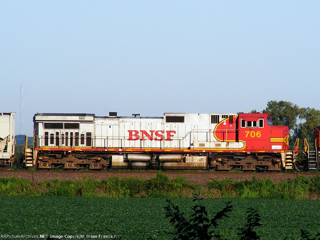 BNSF 706